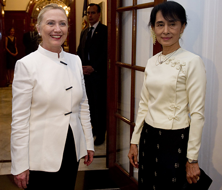 Hillary Clinton Begins Landmark Visit to Burma | TIME.com