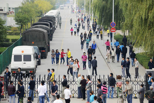 Worker Riot in Taiyuan, China, Closes Foxconn Plant for a Day | TIME.com