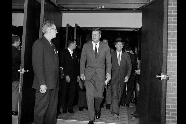 Remembering the Cuban Missile Crisis: 50 Years from the Brink of ...