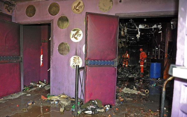 Chaos Outside Brazil Nightclub Fire That Killed More Than 200 | TIME.com