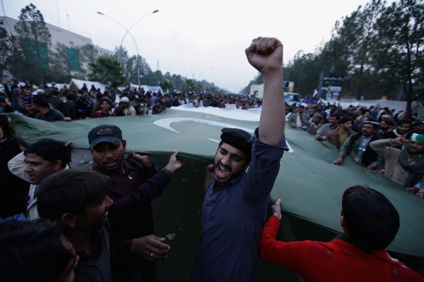 Pakistan Struggles with Protests in Islamabad as India Tensions Grow ...