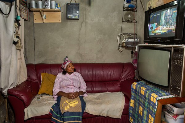 South Africa’s Poor Tune In to Mandela’s Funeral | TIME.com