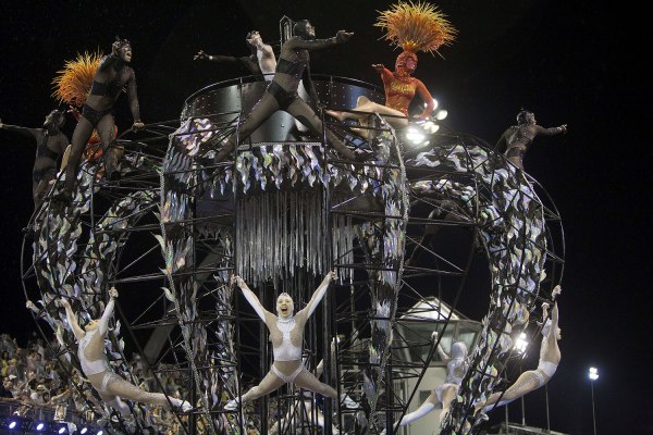 PHOTOS: Brazil Kicks Off Carnival In A Blaze of Color | TIME.com